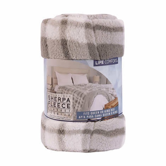 Life Comfort | Bedding | Life Comfort Reversible Sherpa Fleece Blanket ...